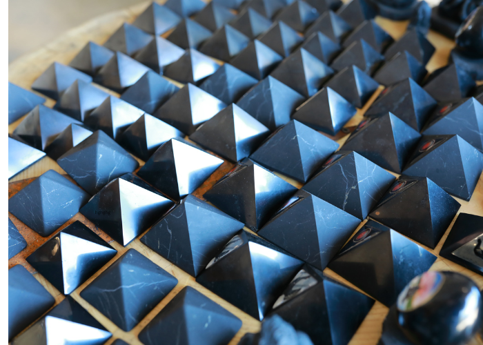 Shungite and Fullerenes: Powerful Molecular Geometry – Hedron Life Source